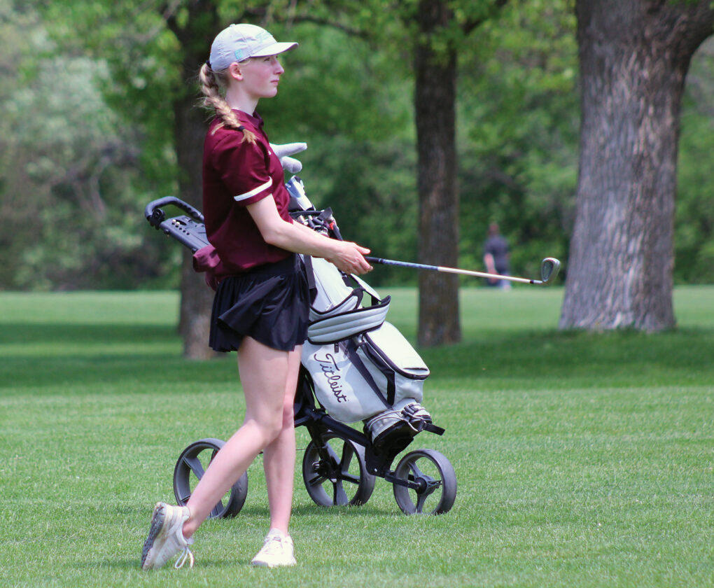 Freshmen highlight Tomahawk girls golf tourney, SEU wins title | News ...